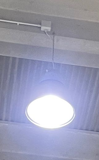 Lampada industriale per garage o capannone