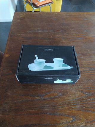 set 2 tazzine in porcellana