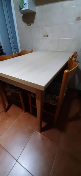 Tavolo da cucina,allungabile.