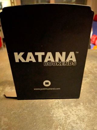 Reggilibri katana Justmustards 