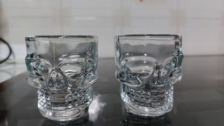 bicchieri a forma di teschio