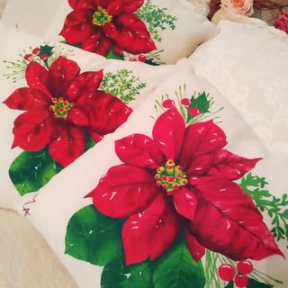 Cuscini d'arredo dipinti a mano 