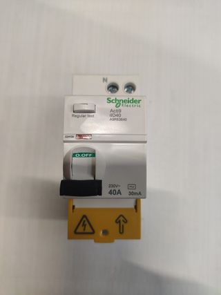 magnetotermico differenziale c40 Schneider 