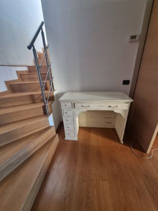 Piccoli armadio e scrivania modernariato