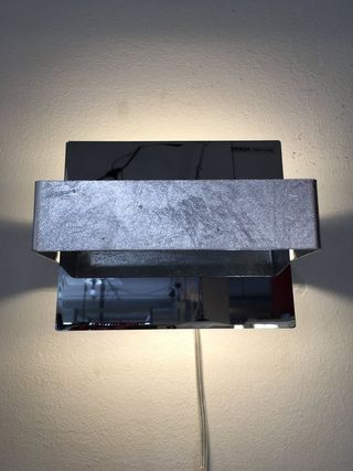 Aplic aletta orientabile