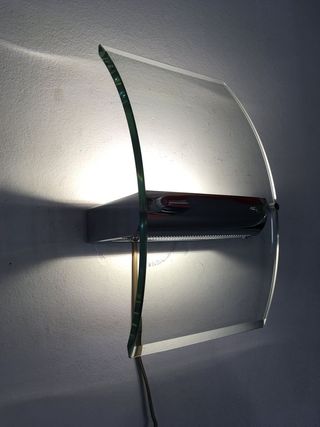 Aplic metallo e cristallo curvo