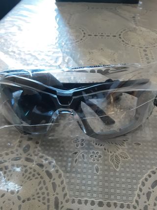 occhiali con elastico