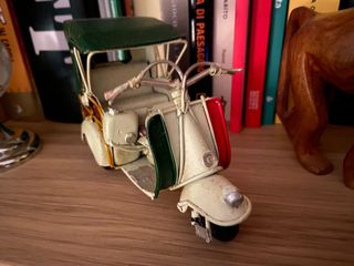 Vespa soprammobile nuova