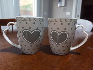 Coppia tazze Mug con manico a cuore Montemaggi