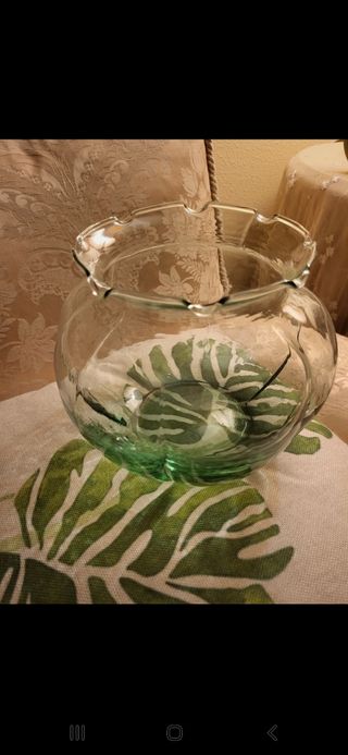 vaso rotondo per fiori in vetro verde