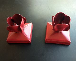 Coppia portacandela base quadra rossa