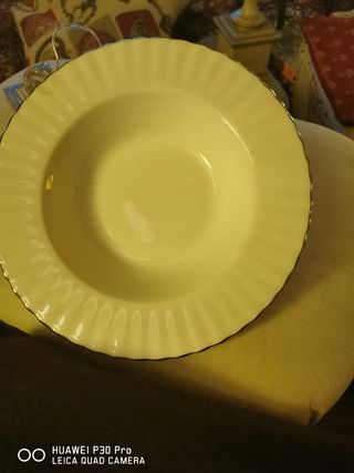 Piatto cm 27 Royal Albert collezione Chantilly