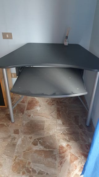 Tavolo per computer/studio