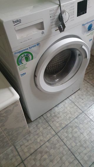 Lavatrice pulita e funzionante