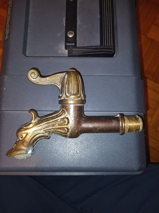 Rubinetto con dragone 