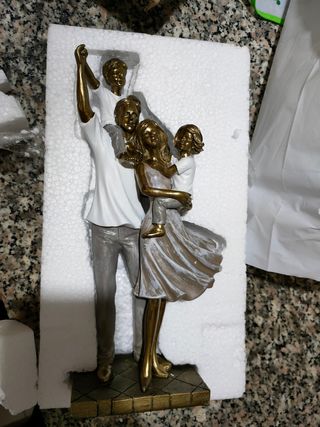 Statua famiglia in resina 