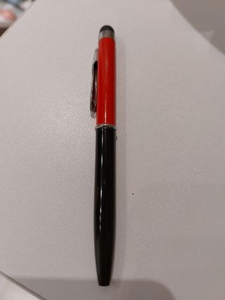 penna rossa e nera