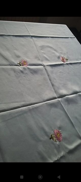 Tovaglia bianca ricamata 