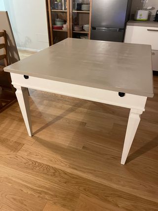 Tavolo di legno allungabile