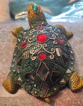 Decorazione a forma di tartaruga in resina mosaico