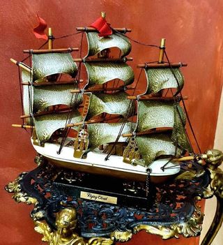 Veliero flying cloud