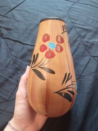 Vasetto con fiori dipinti 