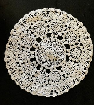 centrotavola in cotone lavorato a mano