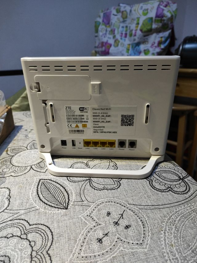 ROUTER ZTE ZXHN F680 de segunda mano por 15 EUR en Las Palmas de Gran ...