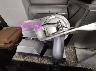 affettatrice professionale 24cm