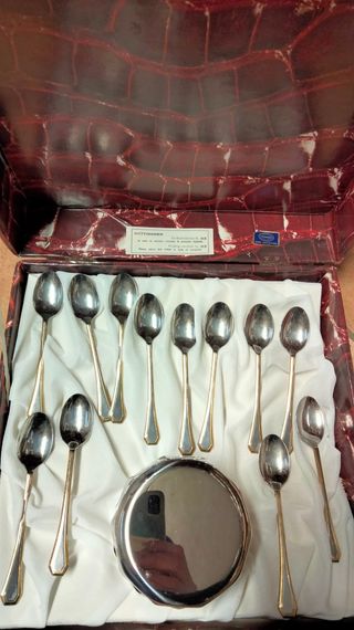 cucchiaino+ zuccheriera in acciaio.