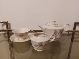 Set in porcellana italiana e filettatura in oro