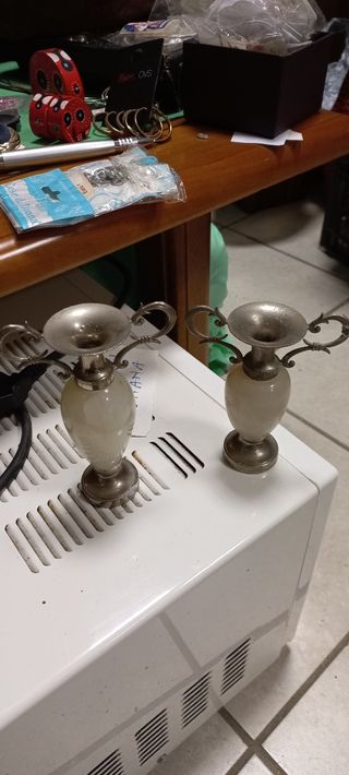 2 belle anfore in alabastro e metallo euro 12 