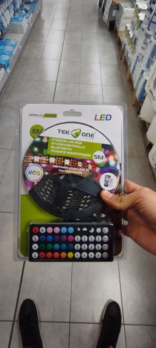 striscia led comandabile con bluetooth 