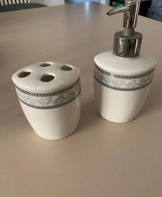 portaspazzolini e sapone