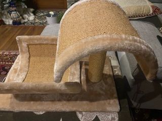 Cuccia tiragraffi per gatti