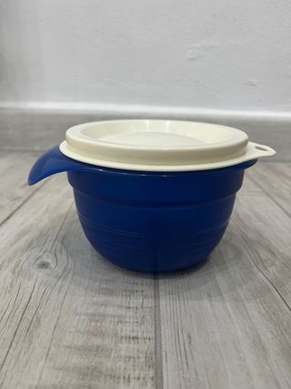 Tupperware ciotola con tappo