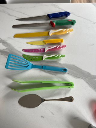 Set utensili cucina e coltelli colorati 