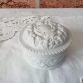 portagioelli di porcellana bisquito bianco