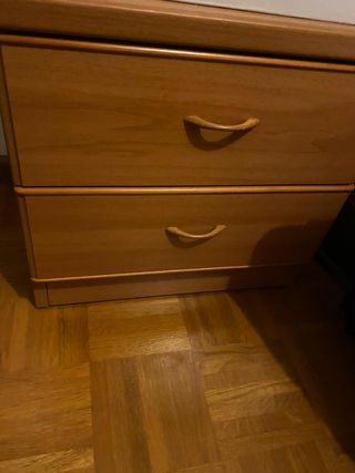 Comodino con 2 cassetti