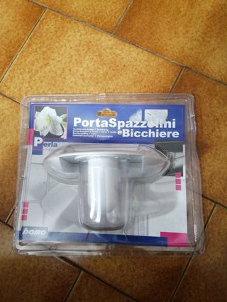 Porta spazzolino e bicchiere 