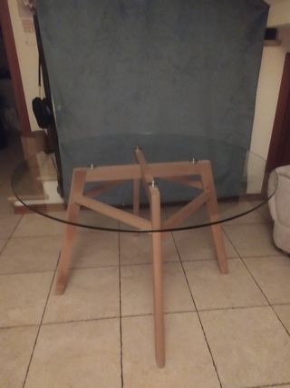 tavolo di vetro rotondo