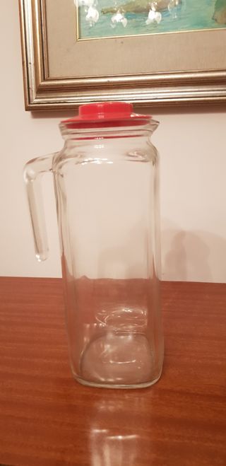 Caraffa di vetro