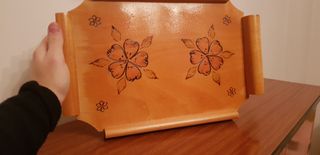 vassoio in legno intarsiato