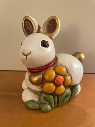 CONIGLIO THUN BIANCO CON COLLARE ROSSO 