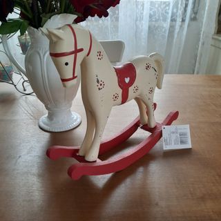 cavallo a dondolo decorazione in legno 
