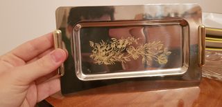 vassoio in acciaio decorato intarsiato