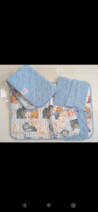 2 presine, 2 tovagliette americane e 2 tovaglioli 