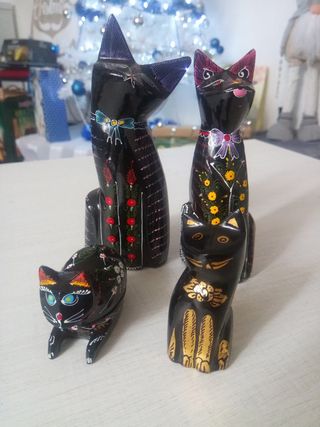 Lotto gatti in legno dipinti a mano 