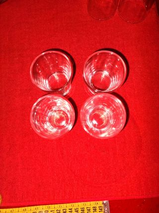 4 bicchierini di vetro nuovi