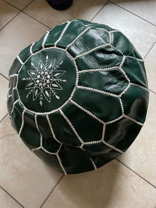 Puff in cuoio